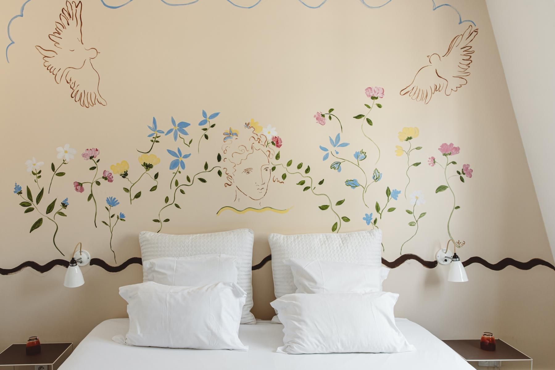 Hôtel Arvor | Official Website | 4 stars Paris 9ème